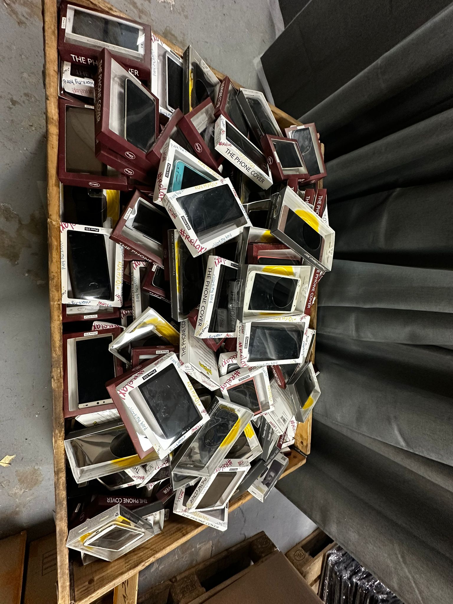 Samsung, Oppo & More – Bulk Smartphones with Good Screens ...